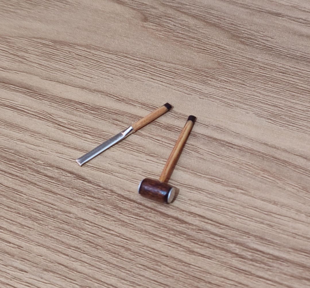 1/12. Dolls House Miniature Handmade Wooden Mallet Hammer & Chisel Real ...
