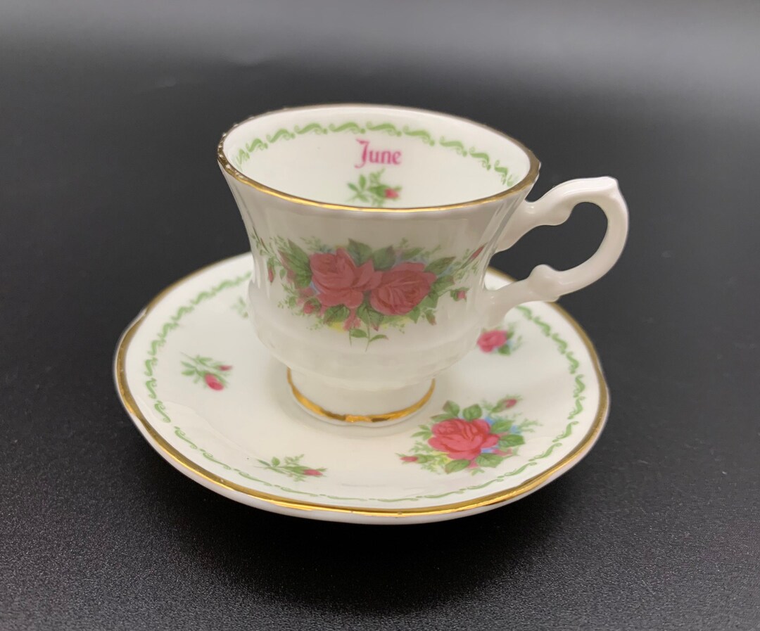 Vintage Elizabethan Staffordshire Bone China Teacup and Saucer ...