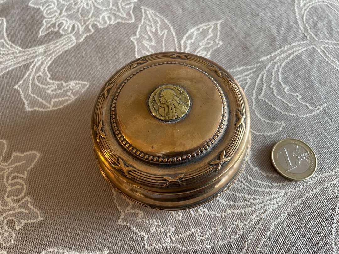 Old Louis XVI Style Powder Box in Silver Metal - Etsy