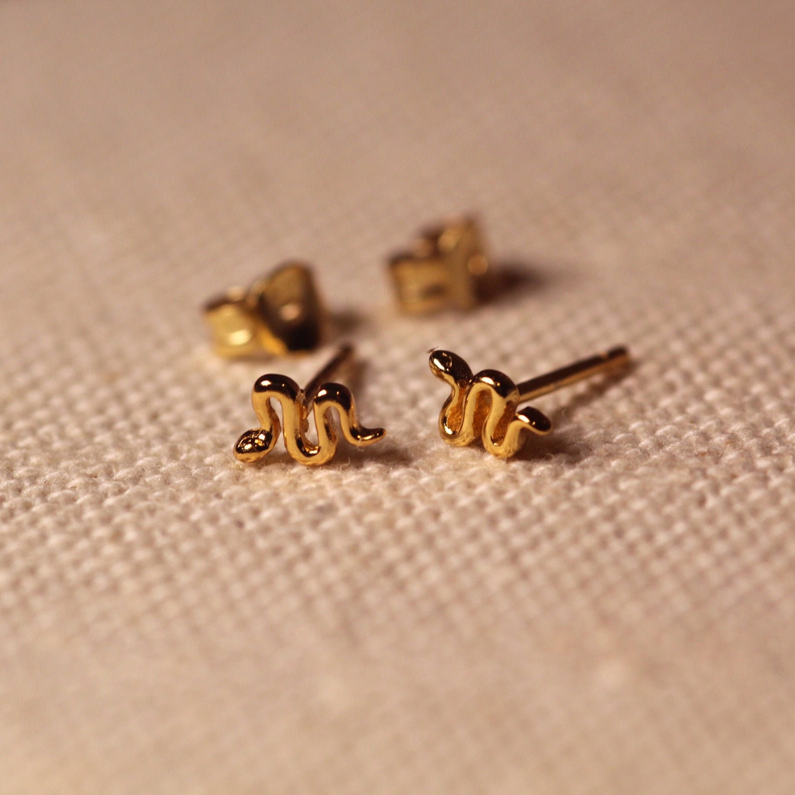 14k Gold Snake Stud Earrings / Snake Piercing / Screw Back - Etsy
