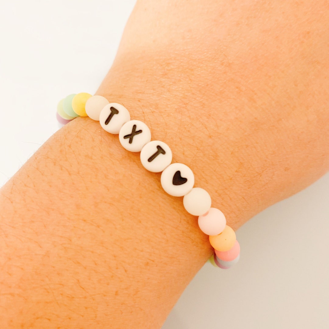 TXT ~ Rainbow & Colored ~ Beaded Bracelets - Etsy