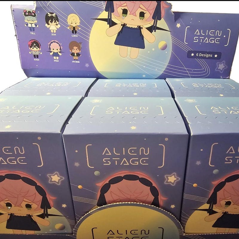 Alien Stage Figurines - Etsy UK
