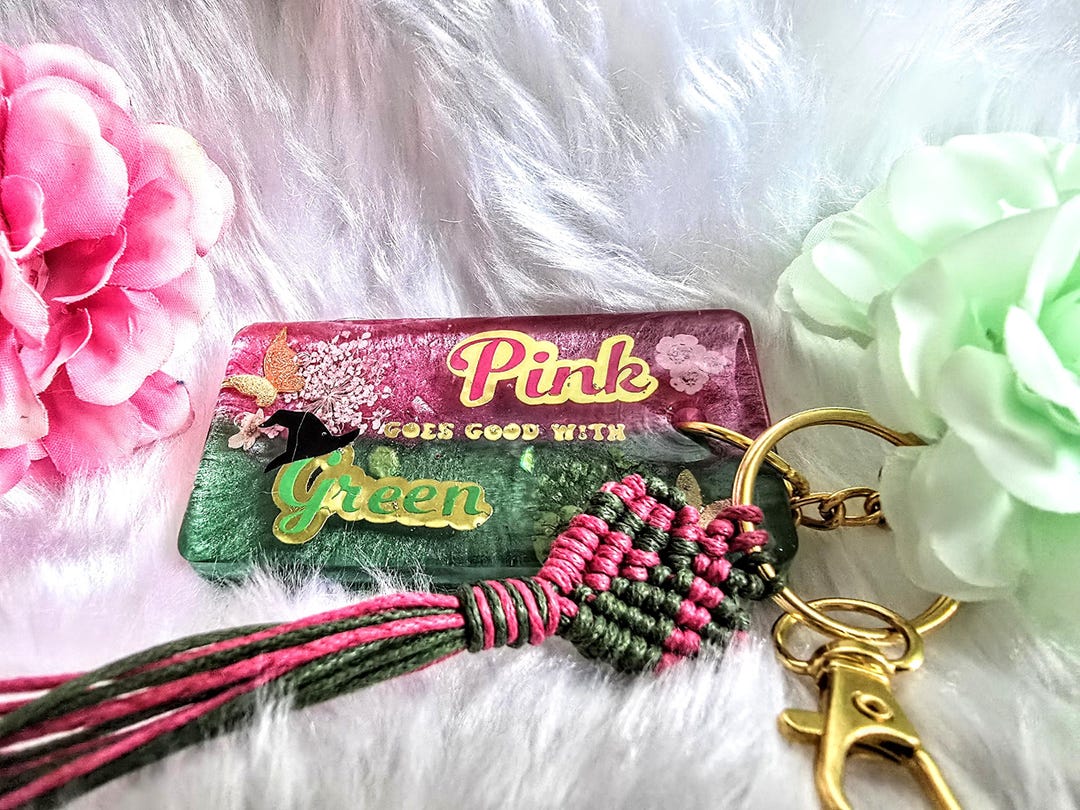 Wicked Inspired Keyring, Resin Theatre Keychain, Unique Macrame Key ...