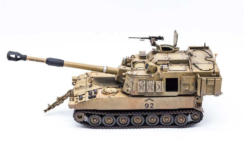 American M109A6 Paladin, Howitzer, Desert Version 1/35 AFV CLUB ...
