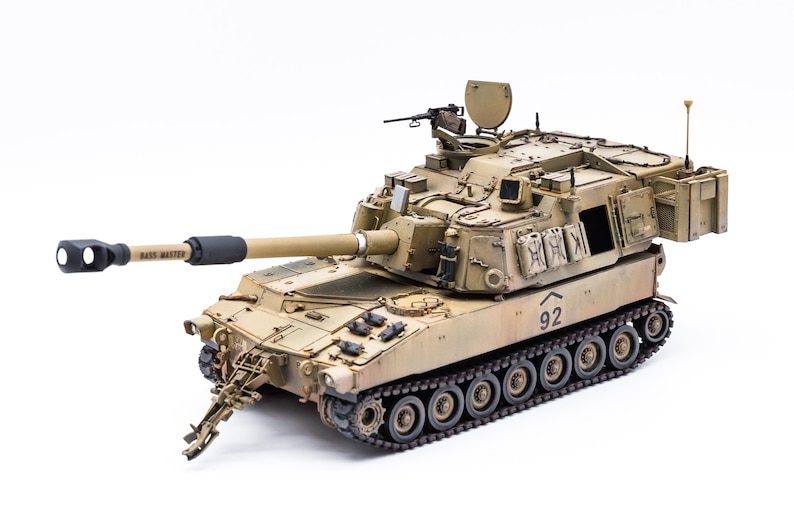 American M109A6 Paladin, Howitzer, Desert Version 1/35 AFV CLUB ...