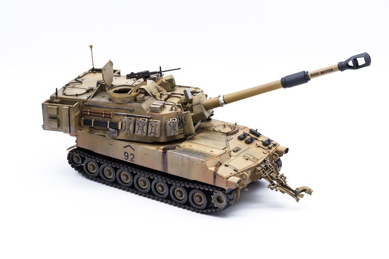 American M109A6 Paladin, Howitzer, Desert Version 1/35 AFV CLUB ...