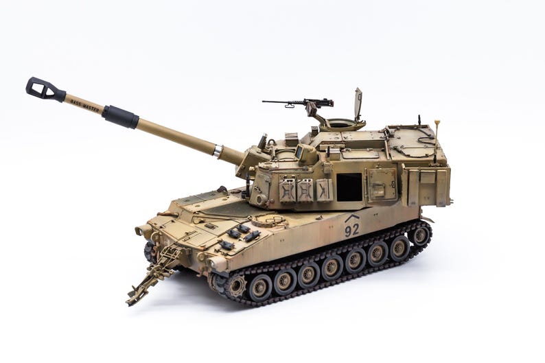 American M109A6 Paladin, Howitzer, Desert Version 1/35 AFV CLUB ...