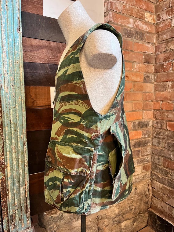 Vintage French Lizard Camo Custom Vest medium - Gem