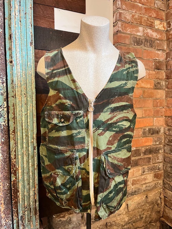 Vintage French Lizard Camo Custom Vest medium - Gem