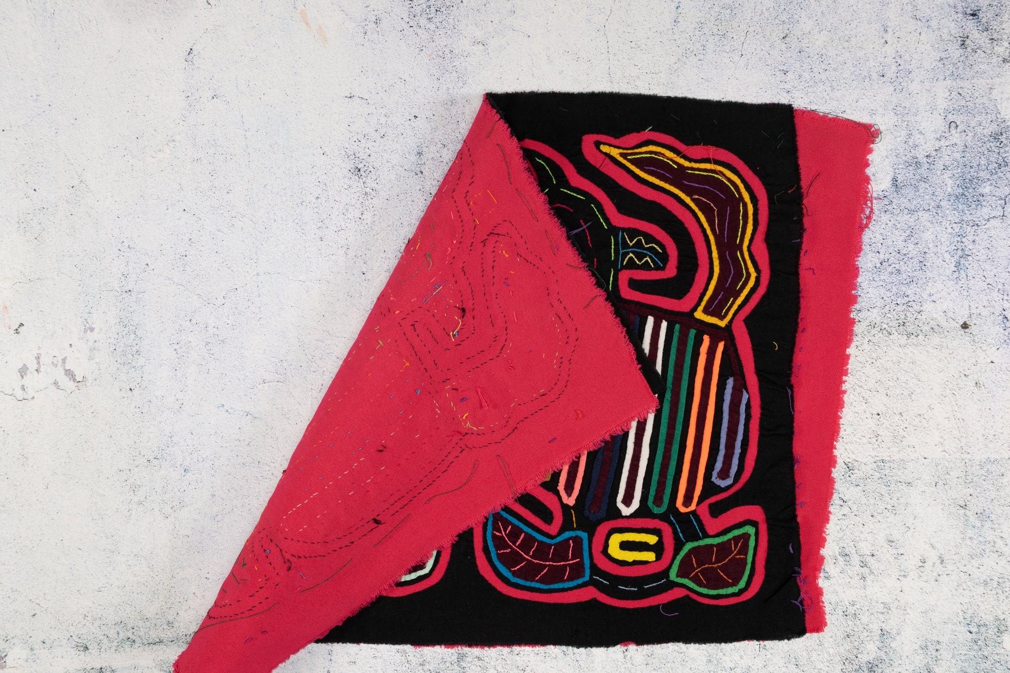 Tale of Two Tails Optical Illusion Mola - Etsy