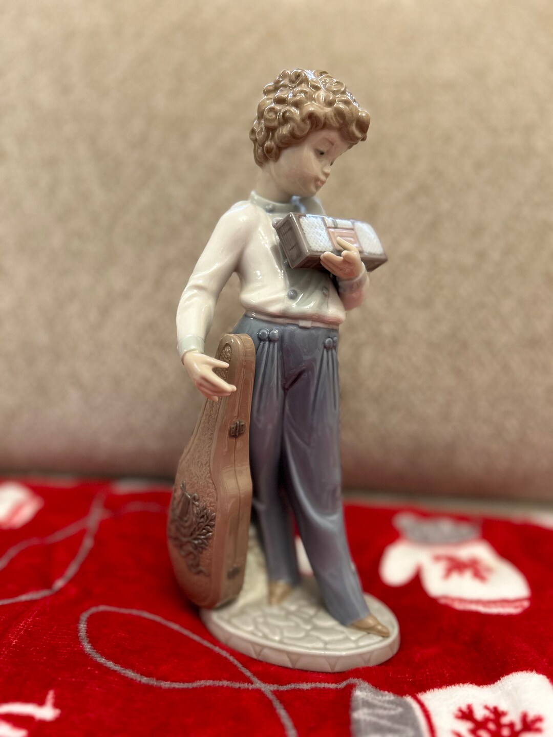 Lladro 5810 Musically Inclined Boy W/ Radio and Violin Porcelain Figure ...