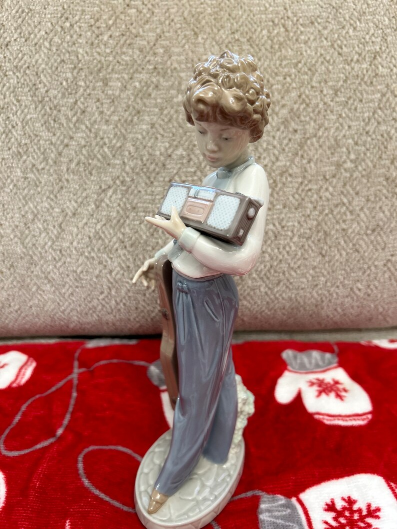Lladro 5810 Musically Inclined Boy W/ Radio and Violin Porcelain Figure ...