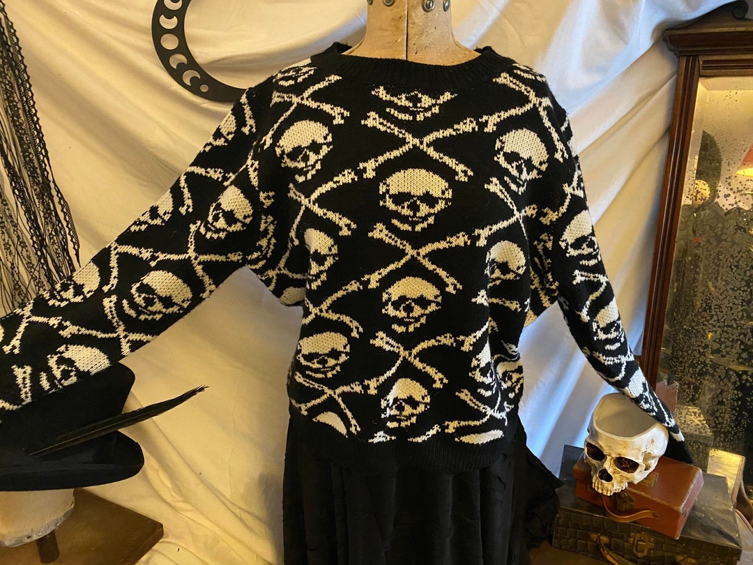 Black & White Goth Punk Pirate Funky Skull X Bones Unisex Jumper Punk ...