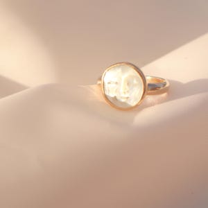 14kt Gold-filled Mother of Pearl Moon Face Ring - Etsy