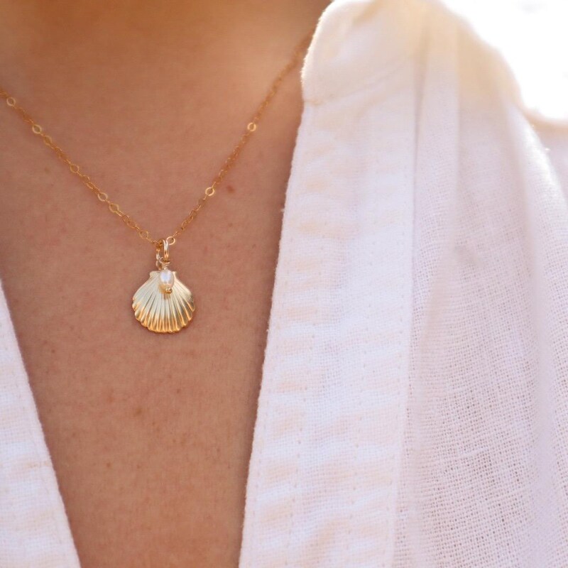Gold Shell Necklace - Etsy