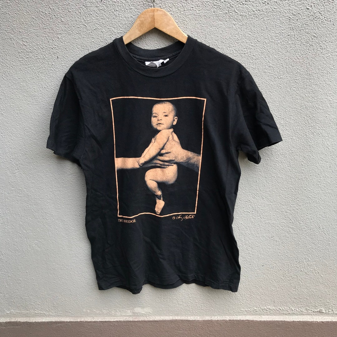 Vintage LARRY LABONTE Photo Art Tee / the Bridge Baby / Graphic Art - Etsy