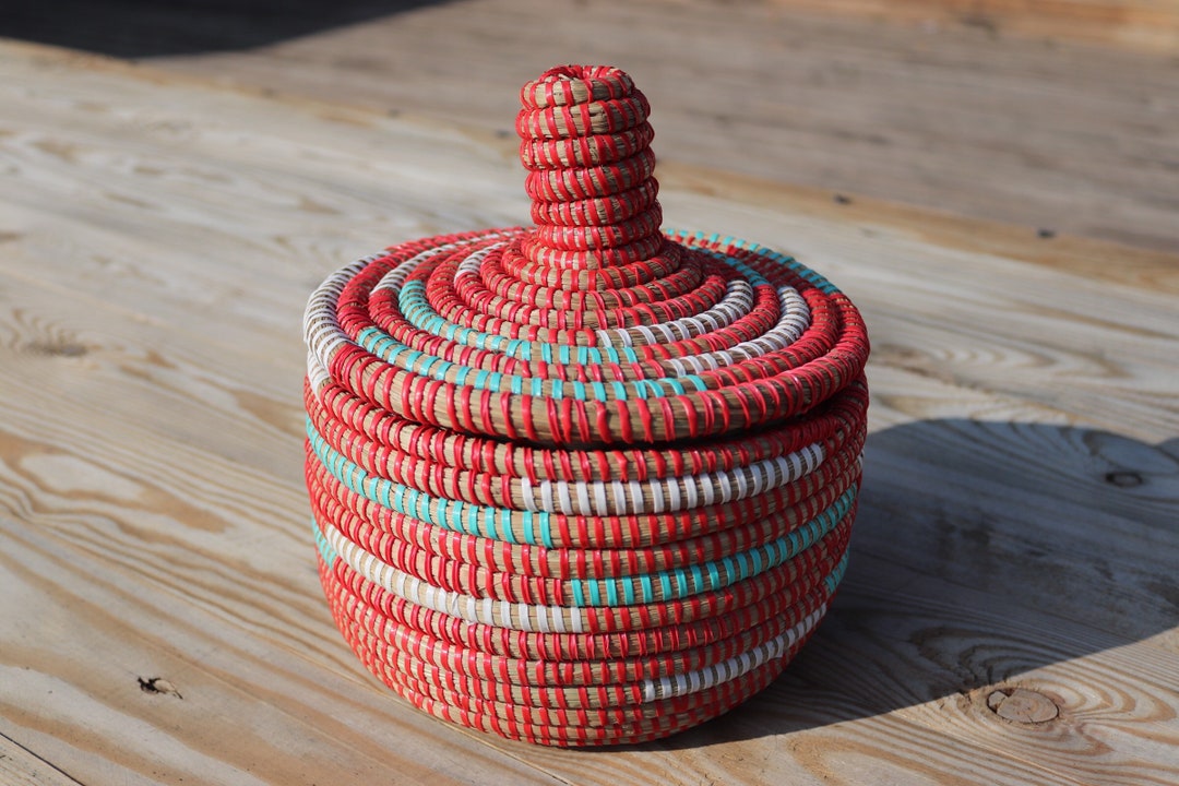 Colorful Handmade Seagrass Basket With Lid - Etsy