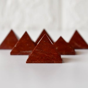 Red Jasper Healing Pyramid ~ Crystal Pyramid for Grid and Chakra ...