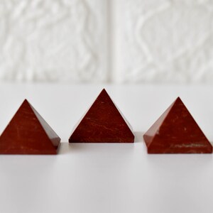 Red Jasper Healing Pyramid ~ Crystal Pyramid for Grid and Chakra ...