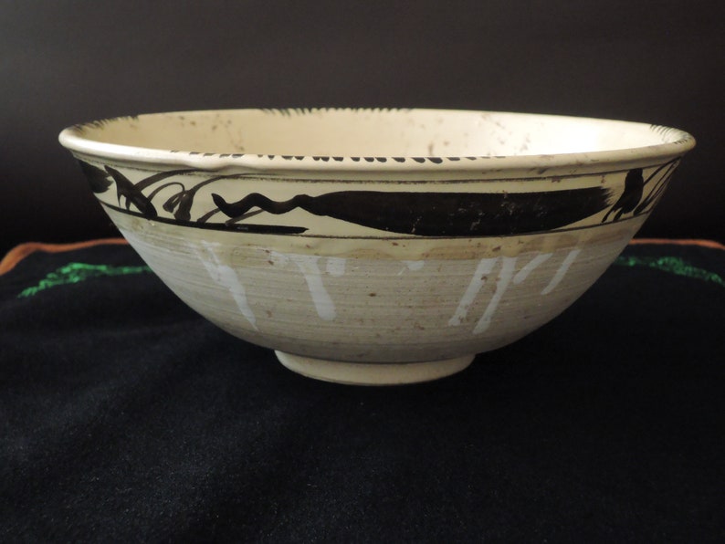 A Large Chinese Ming Dynasty Cizhou-kiln Bowl With Motiff of Flowers ...