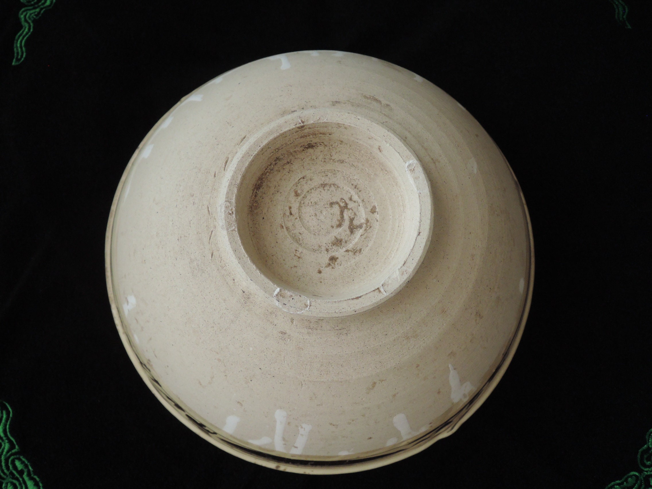 A Large Chinese Ming Dynasty Cizhou-kiln Bowl With Motiff of Flowers ...
