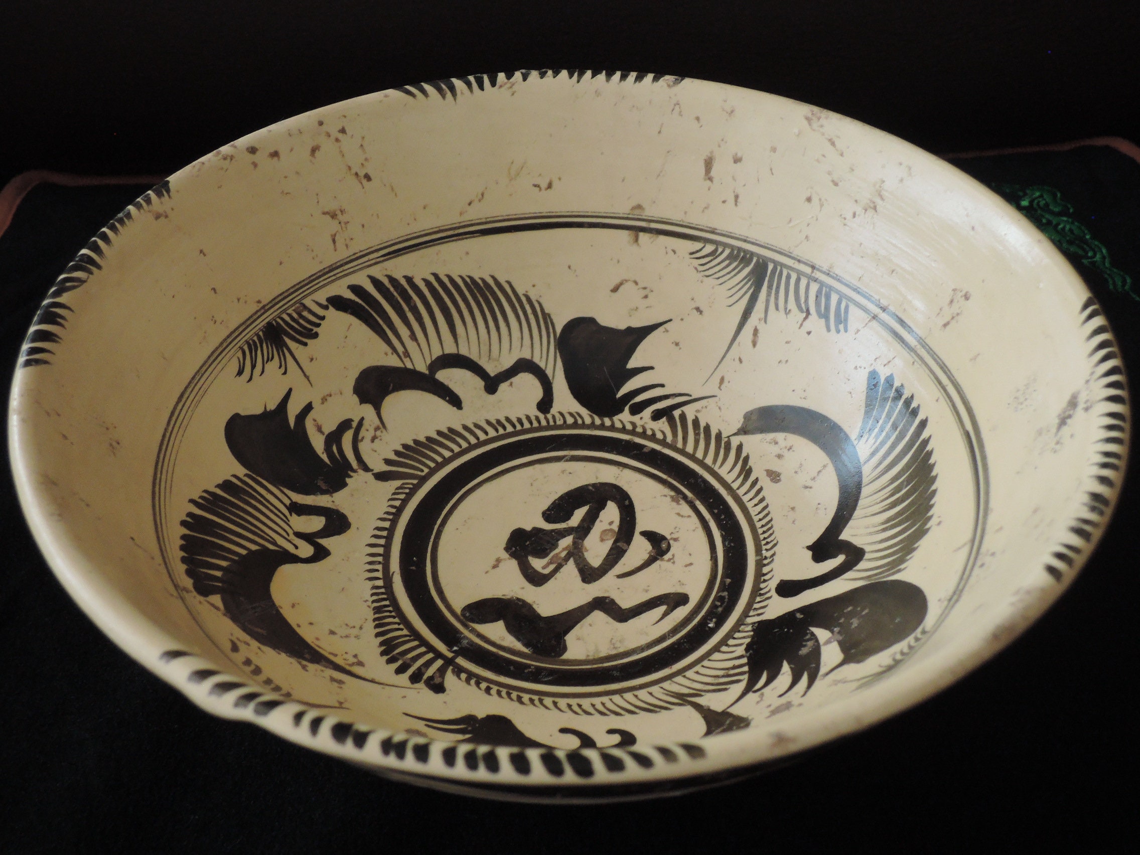 A Large Chinese Ming Dynasty Cizhou-kiln Bowl With Motiff of Flowers ...