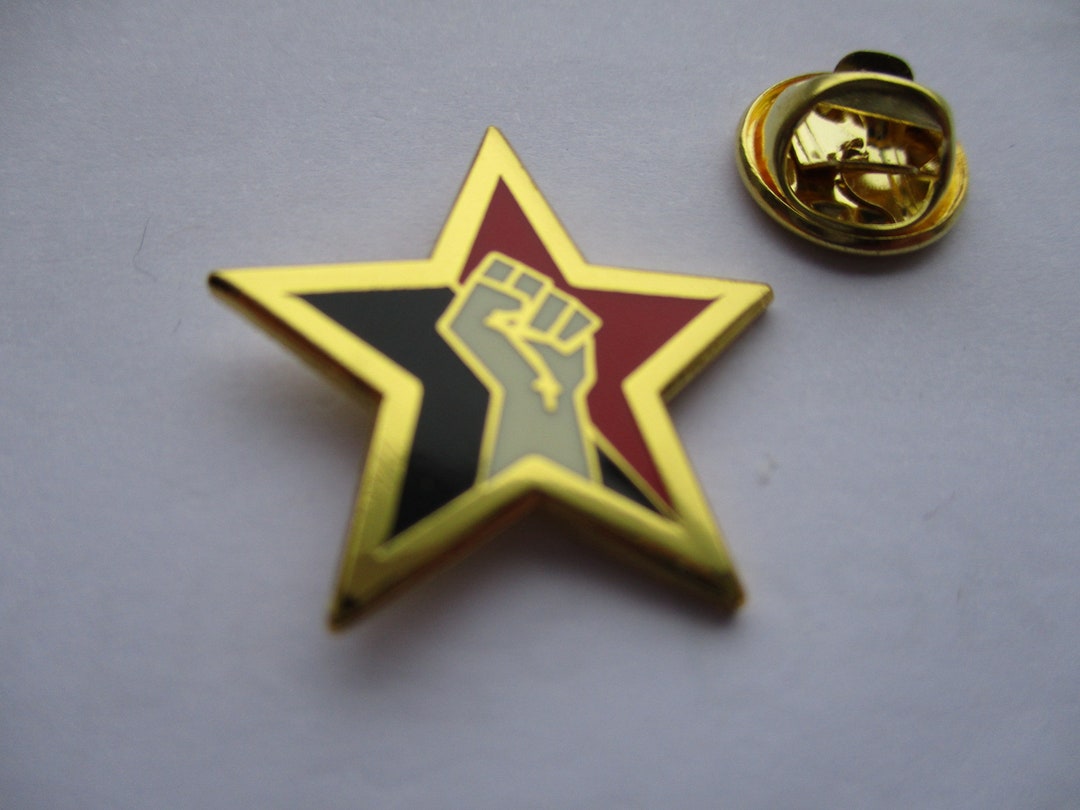 SOCIALIST metal badges various designs - Etsy Österreich
