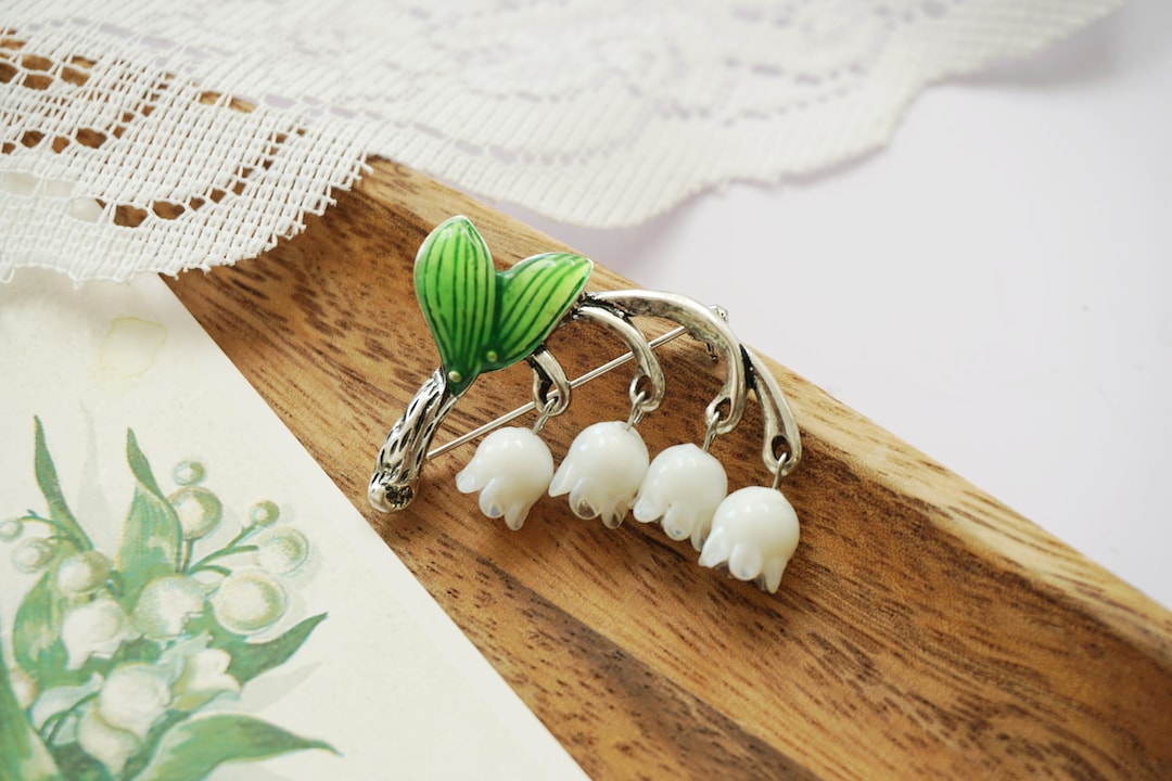 Lily of the Valley White Flower Brooch, Jade Brooch,elegant Brooch ...