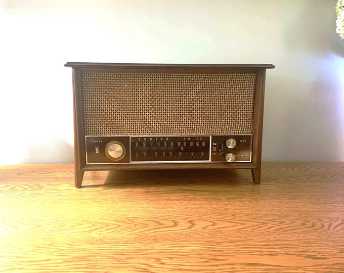 Vintage 1960s Zenith AM-FM Wood Radio FREE Shipping! Model K731 ...