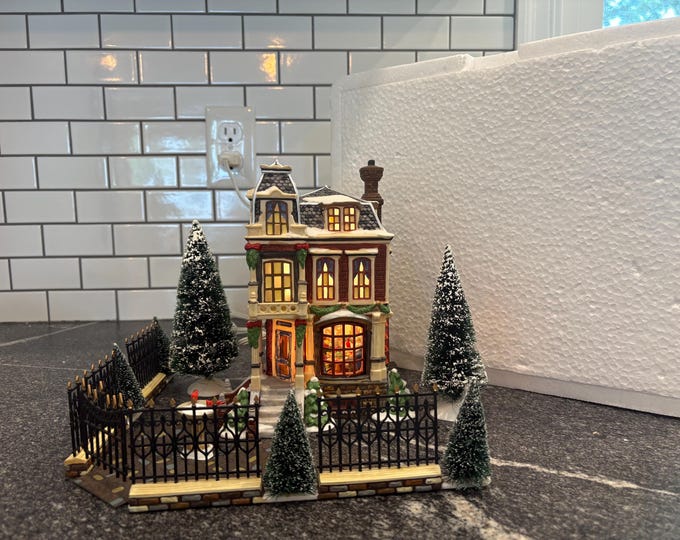 Dept 56 Chancery Corner Dickens Village Gift Set: Repaired Fence ...