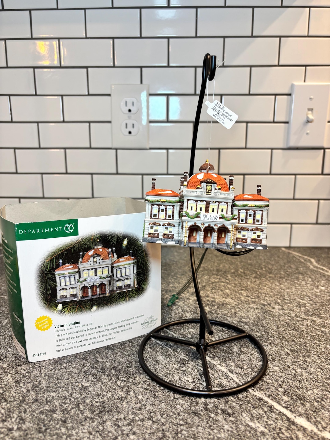Dept 56: Victoria Station, Dickens Village, Department 56, Village ...