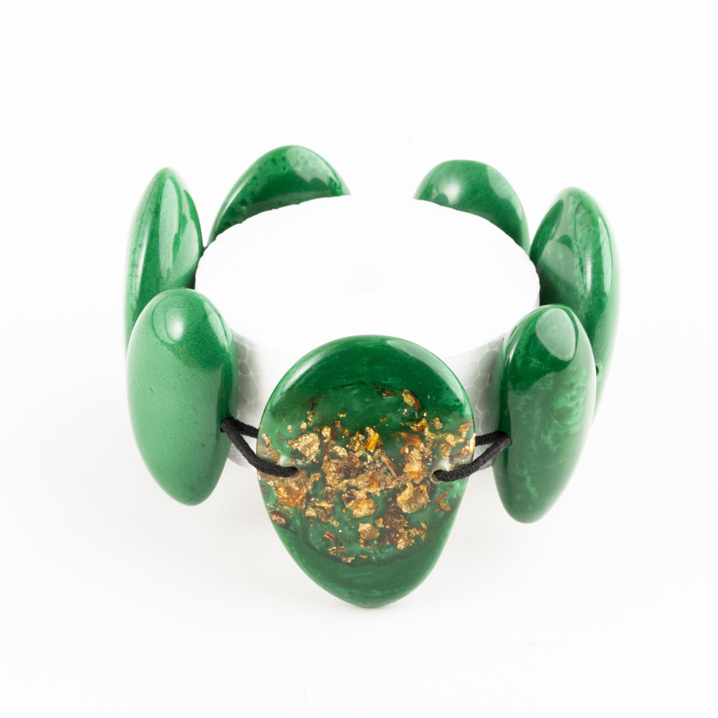 DELICATE BRACELET, GREEN Large Beaded Synthetic Resin Sobral Bracelet ...