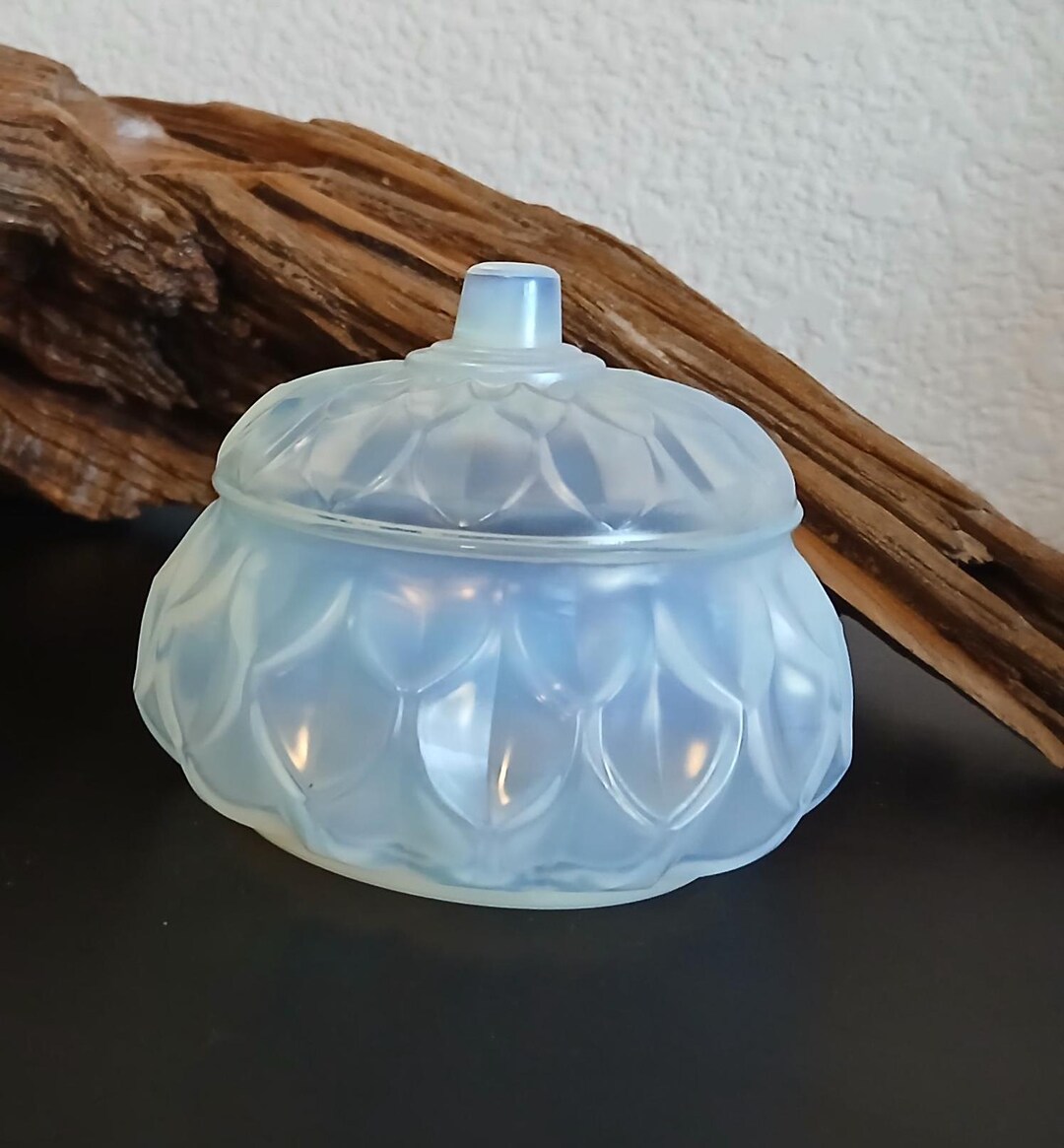 Sabino Art Opalescent Crystal Glass Lidded Petalia Powder Box ...