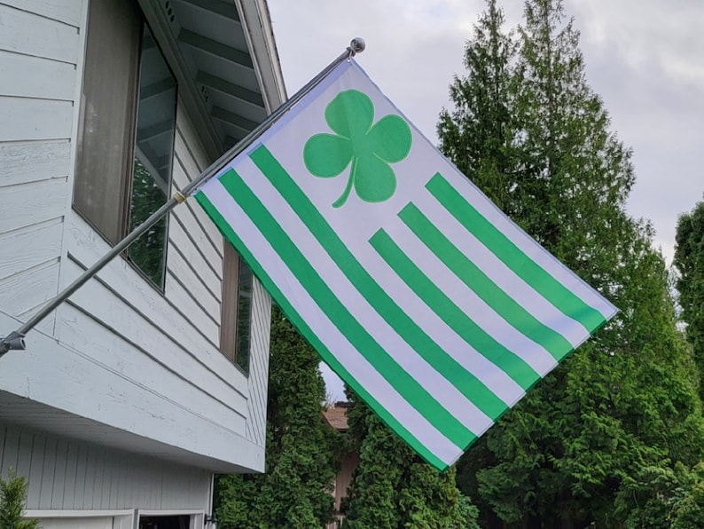 St. Patrick's Day Seasonal Flag - Clover - Etsy