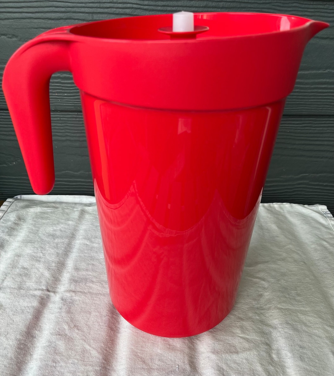 Red Tupperware Juice Jug Water Container 8029A With Lid 1418 / 8030A ...