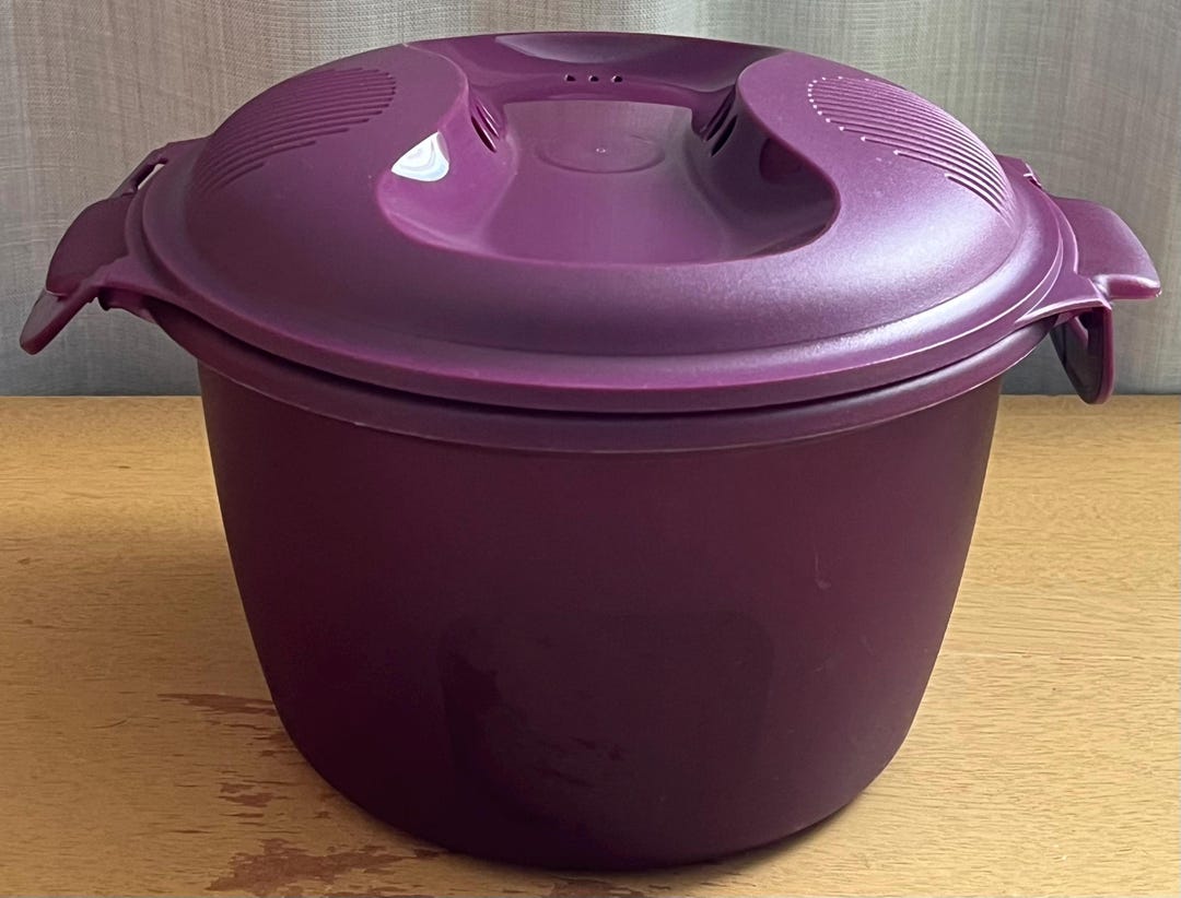 Vintage Tupperware Microwave Rice Cooker 2.2L, 9-1/4 Cups With Foam ...