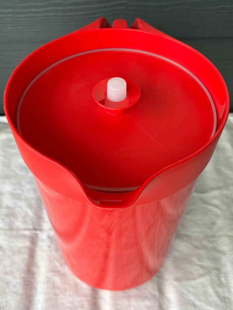 Red Tupperware Juice Jug Water Container 8029A With Lid 1418 / 8030A ...
