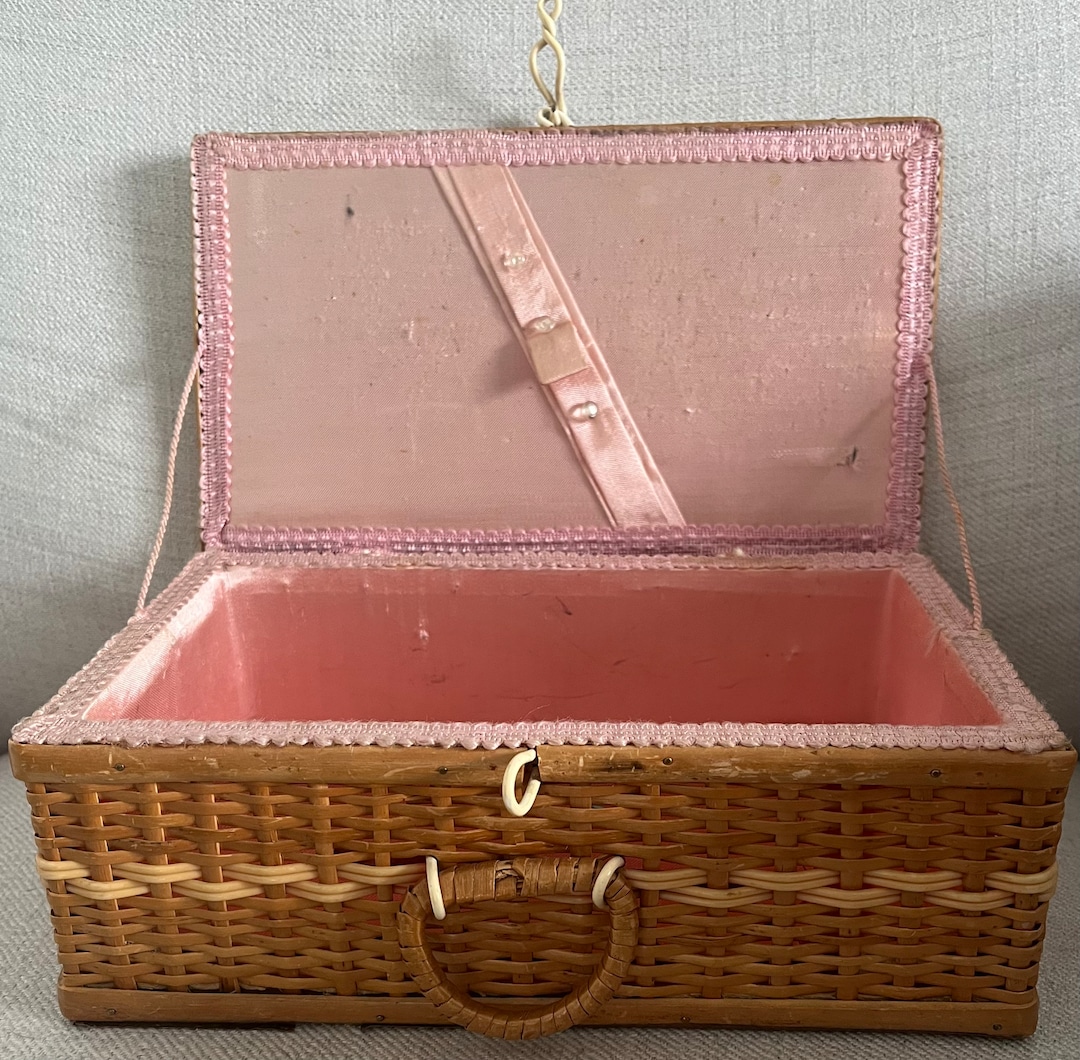 Vintage Natural Wicker Rattan Sewing Basket With Pink Satin Lining MCM ...