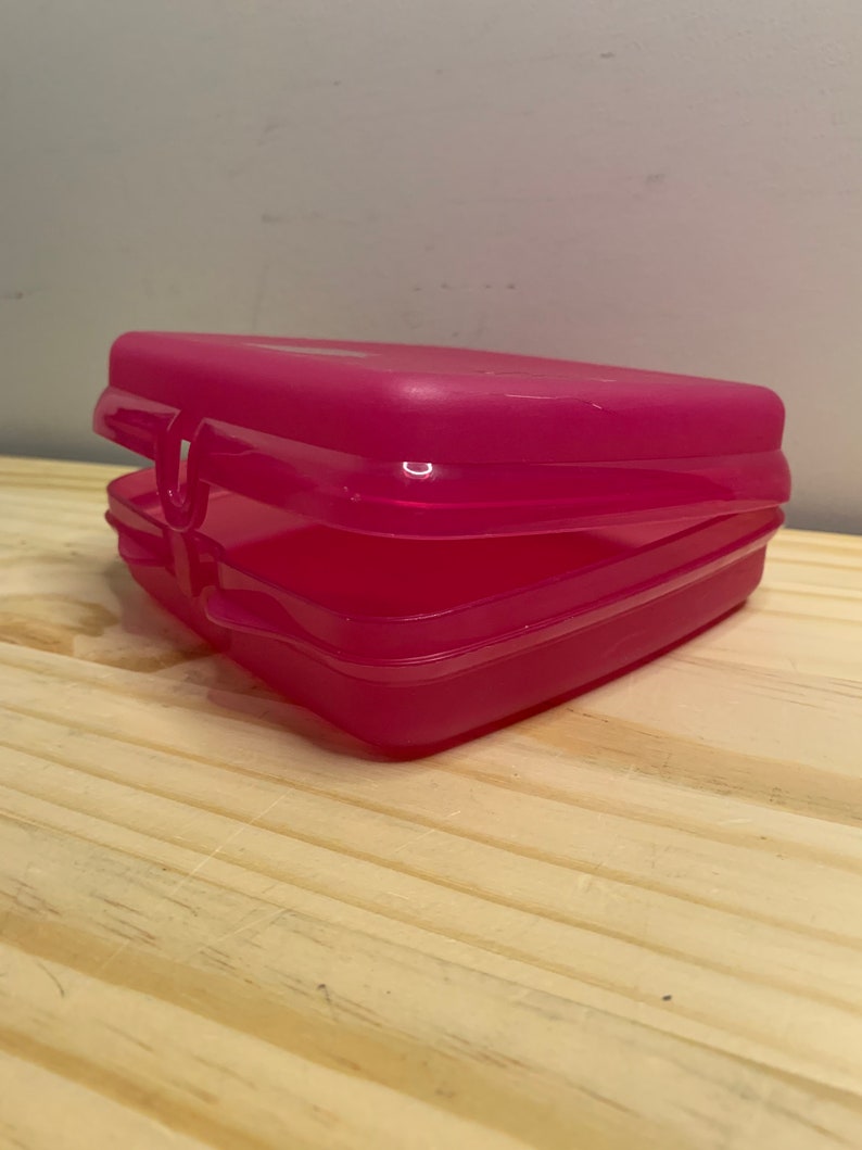 Vintage Tupperware Square Bright Pink Sandwich Keeper 8203A-2 Lunch ...