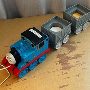 Vintage 2005 Thomas the Tank Engine Thomas Pull Along Engine and 2 ...