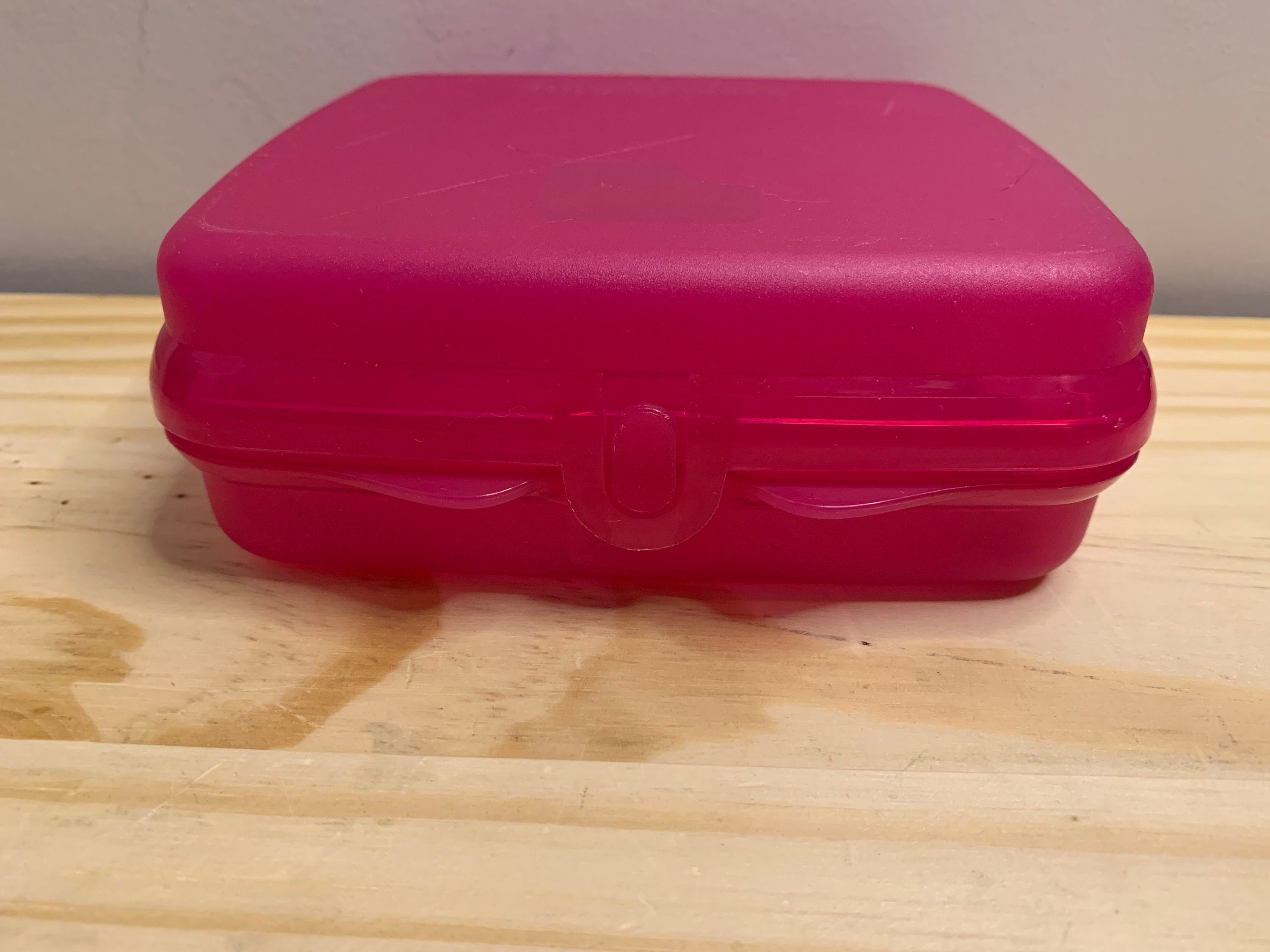 Vintage Tupperware Square Bright Pink Sandwich Keeper 8203A-2 Lunch ...