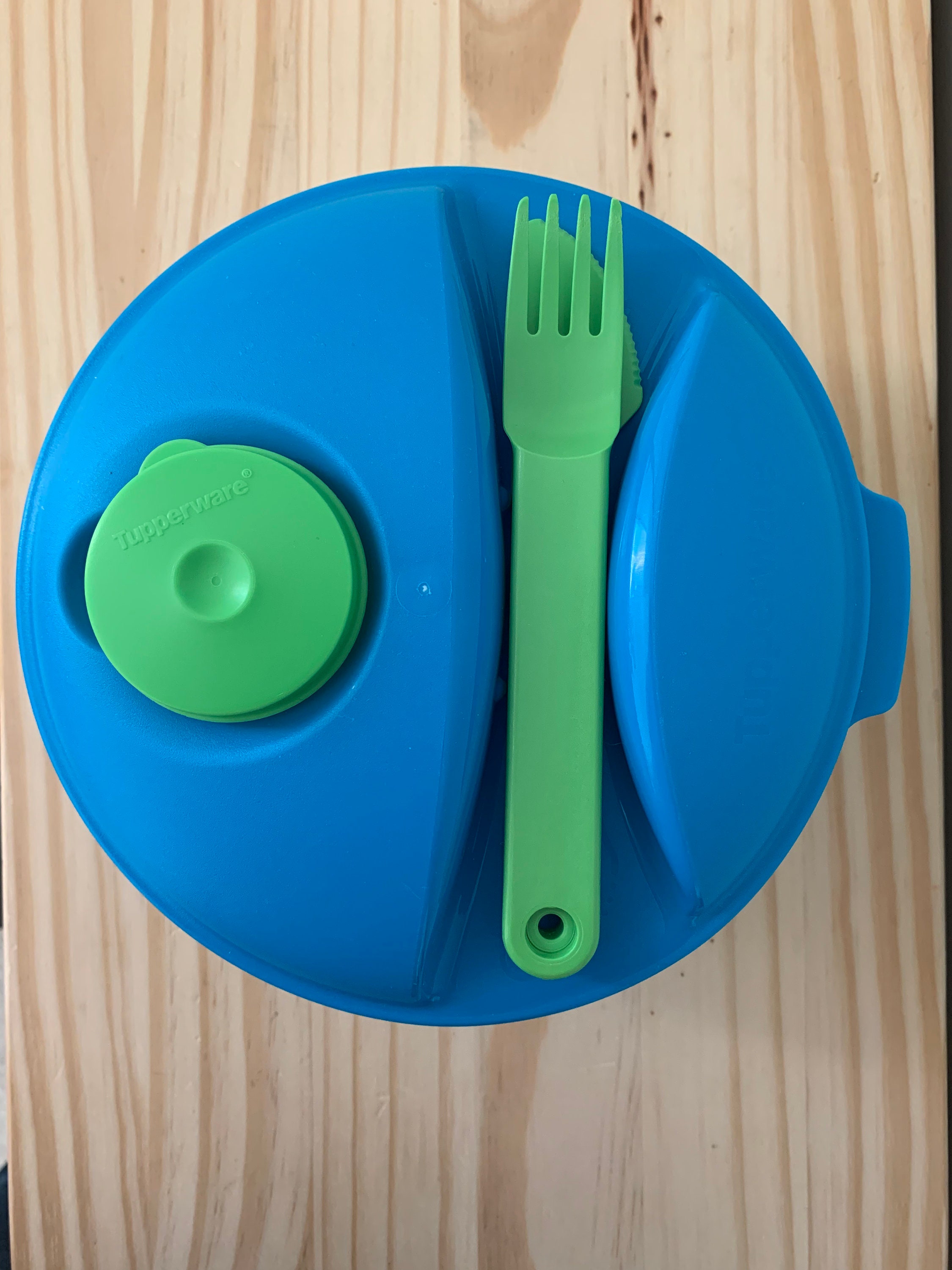 Tupperware Blue Lunch Set Container / 1.5 Liters With Matching Lid ...