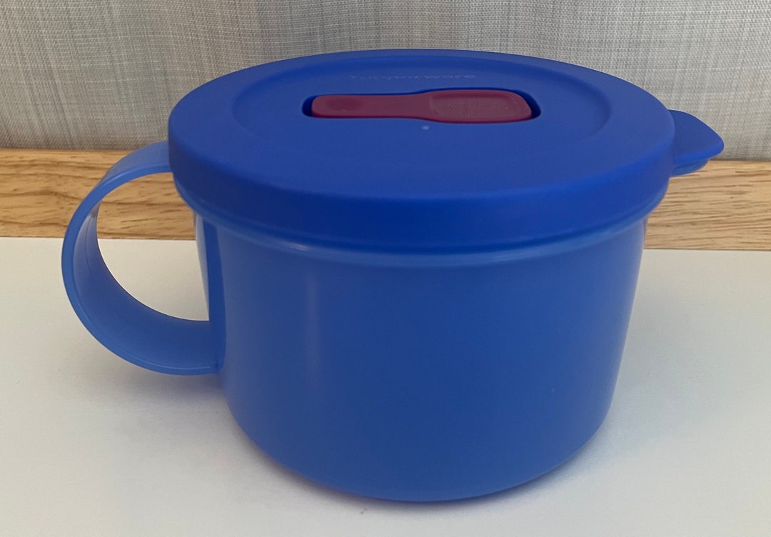 Blue Tupperware Soup Mug 16 Fl Oz Microwave Reheatable Vented 3155A ...