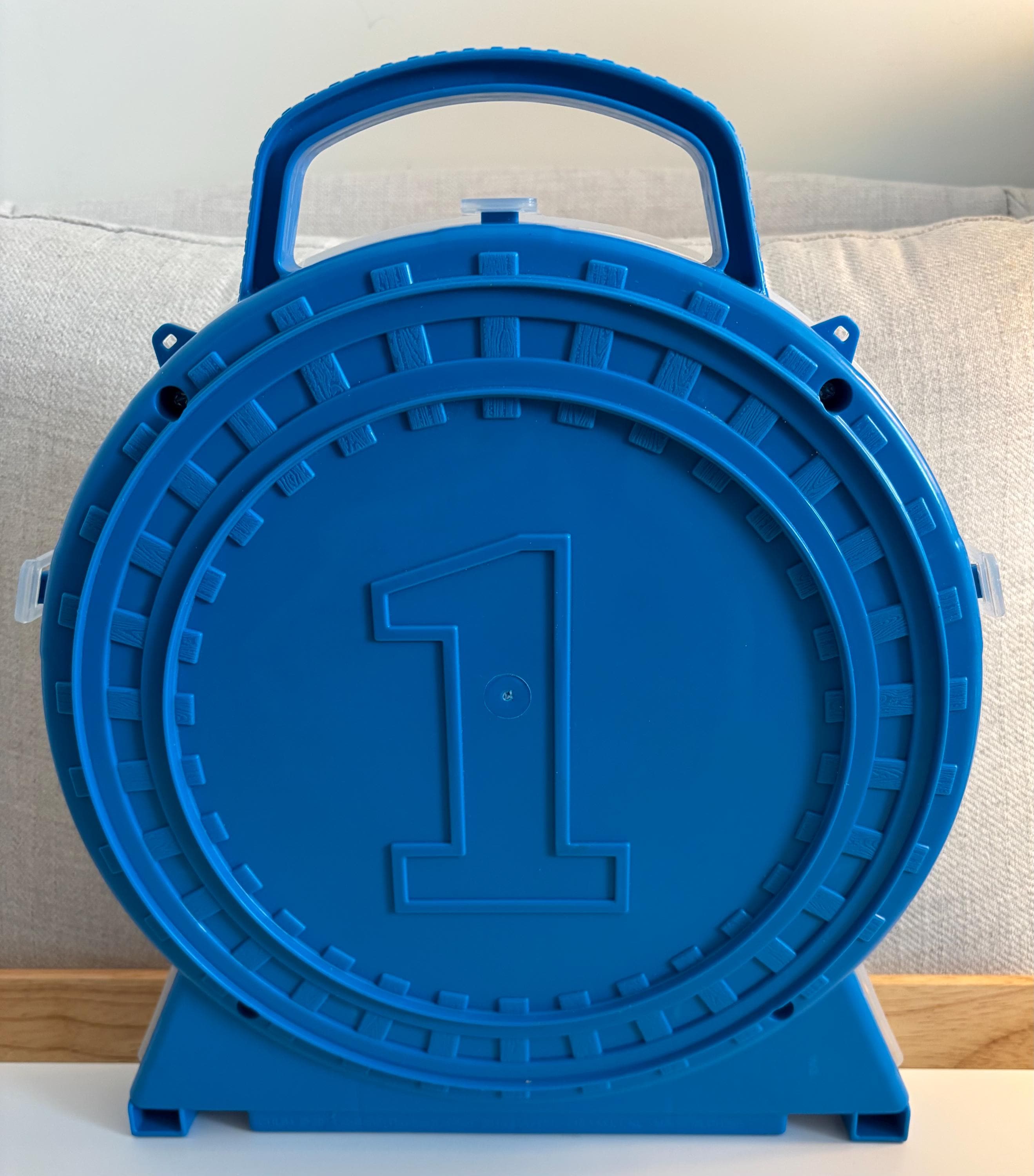 Thomas the Tank Engine Minis With Round Case Holds 14 Mini Trains ...