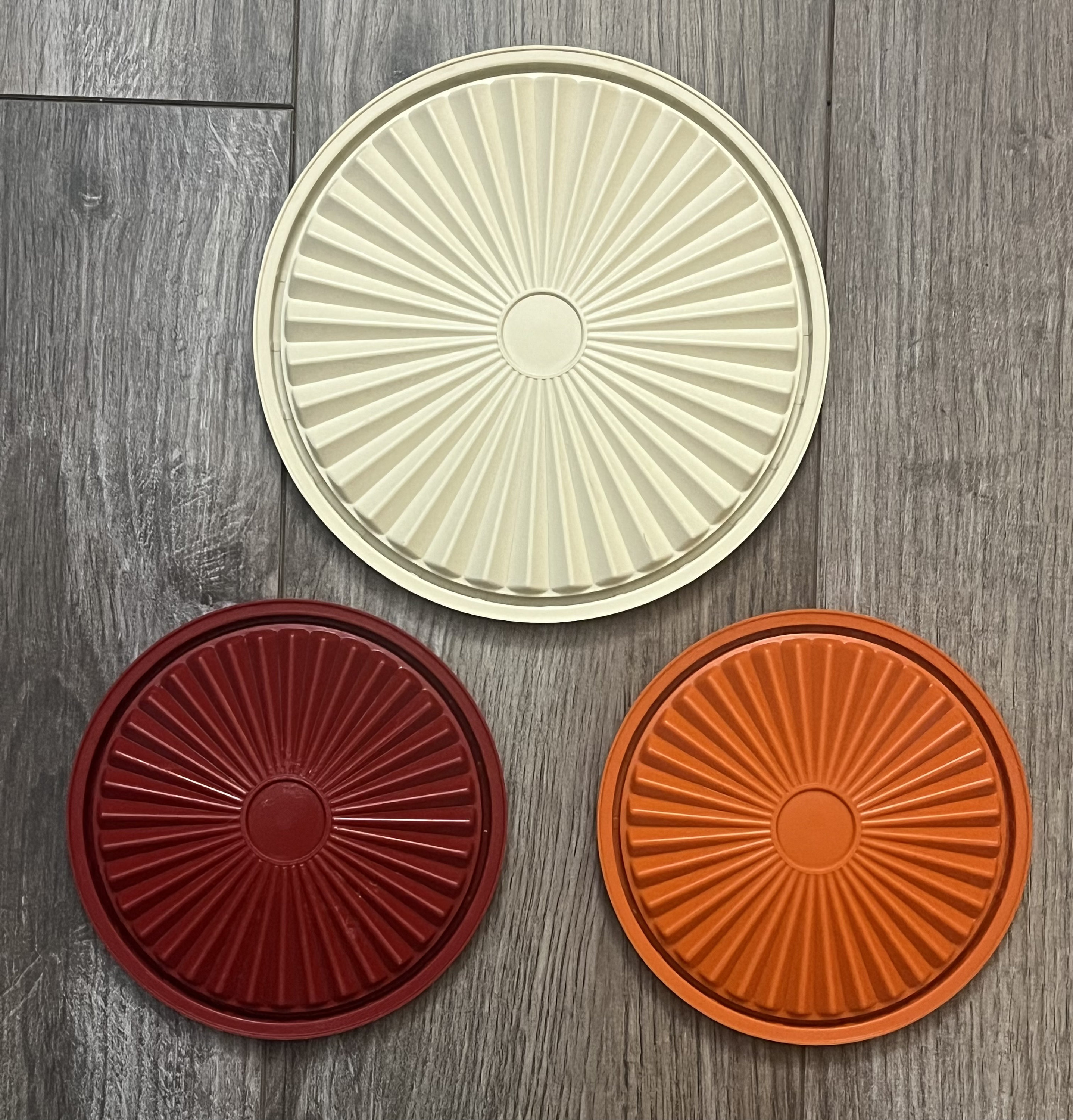 Vintage Tupperware Round Servier Lids Almond Red Orange Starburst ...