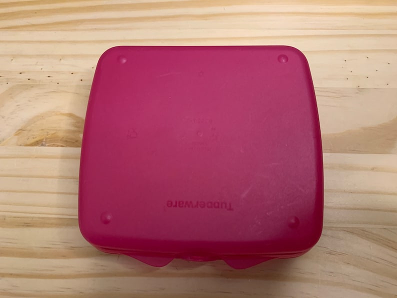 Vintage Tupperware Square Bright Pink Sandwich Keeper 8203A-2 Lunch ...