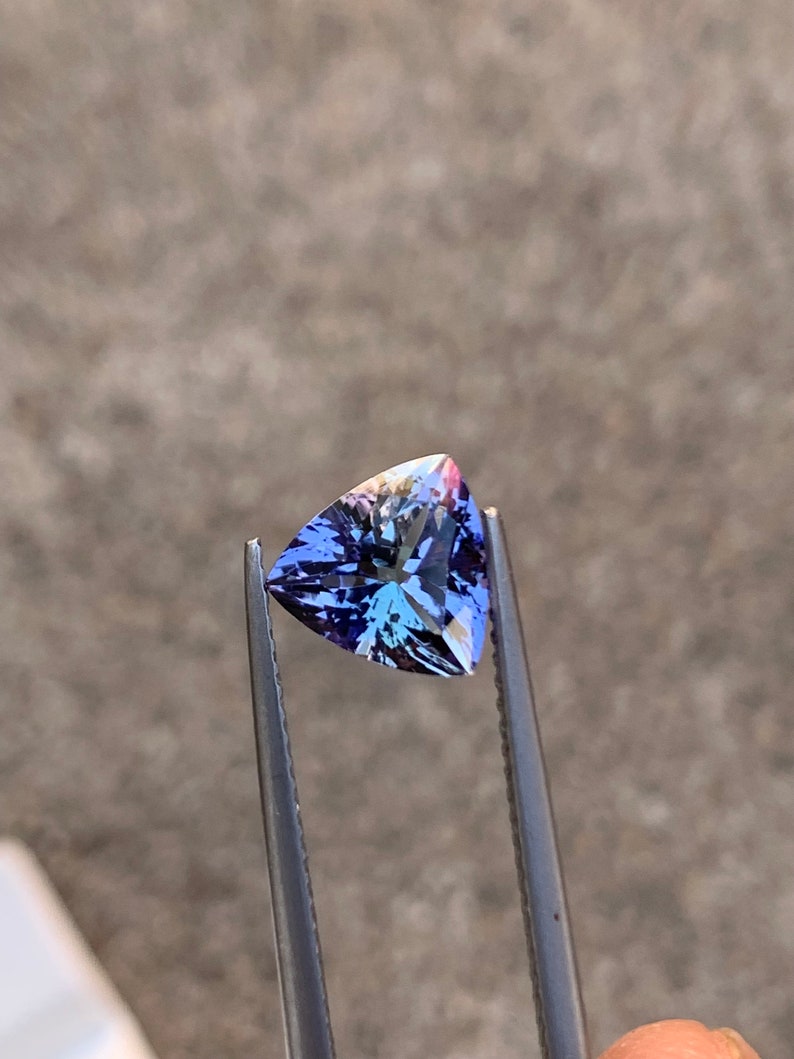 Tanzanite Triangle Cutstone Light Peacock Colour Beautiful Tanzanite ...