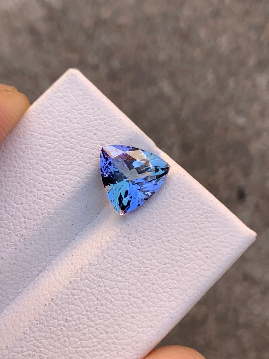 Tanzanite Triangle Cutstone Light Peacock Colour Beautiful Tanzanite ...