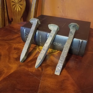 Antique Rusted Iron Railroad Spikes - Etsy