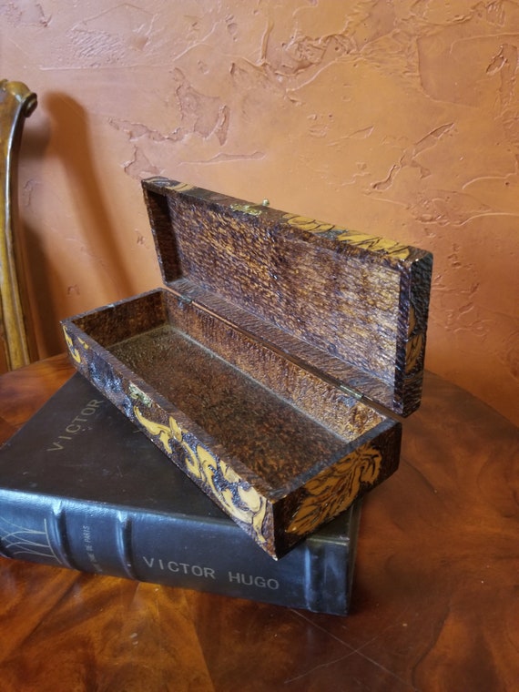 Exquisite Flemish Art/Pyrography -- Hand Tooled, Turn… - Gem